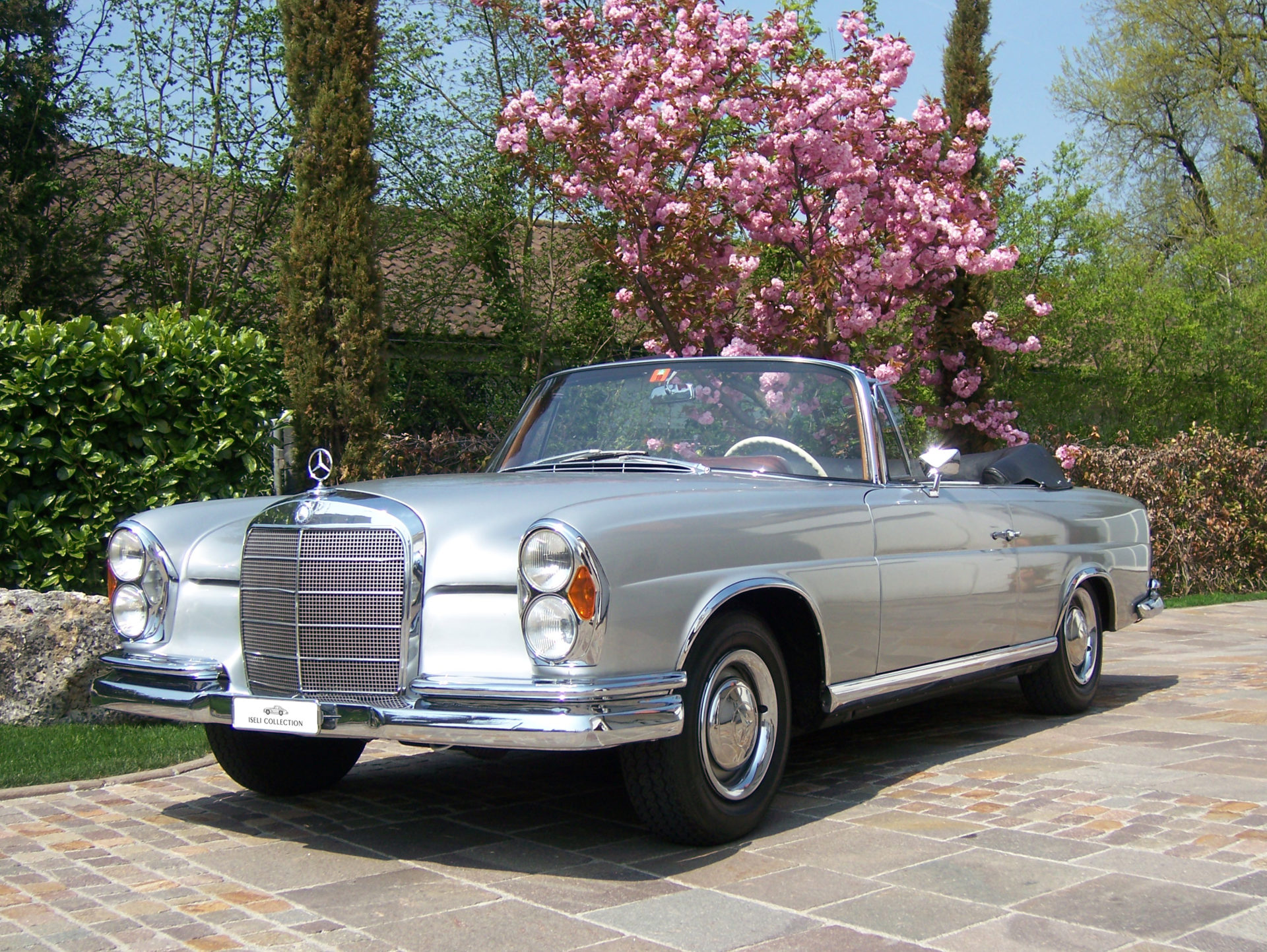 Mercedes-Benz 250 SE Cabriolet - Iseli Collection